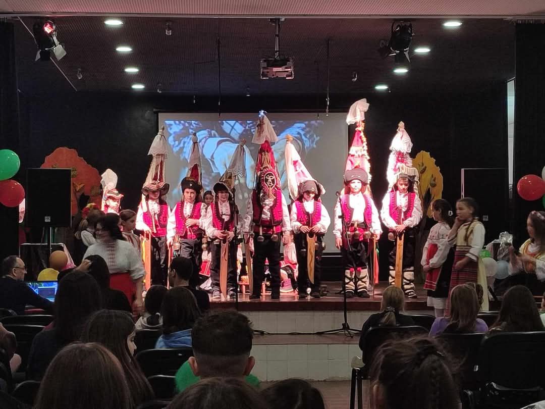 Третокласници пресъздават Сирни Заговезни - Аз-буки